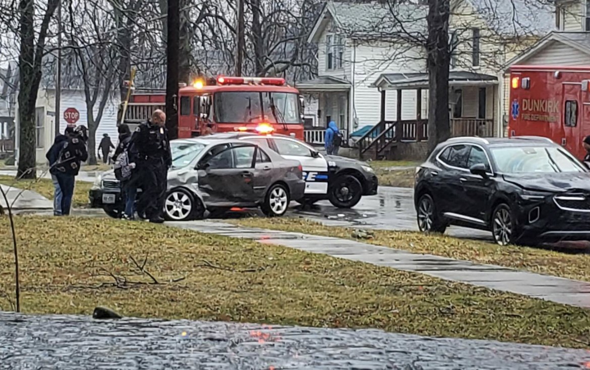 Crews respond to accident in city | News, Sports, Jobs - Observer Today